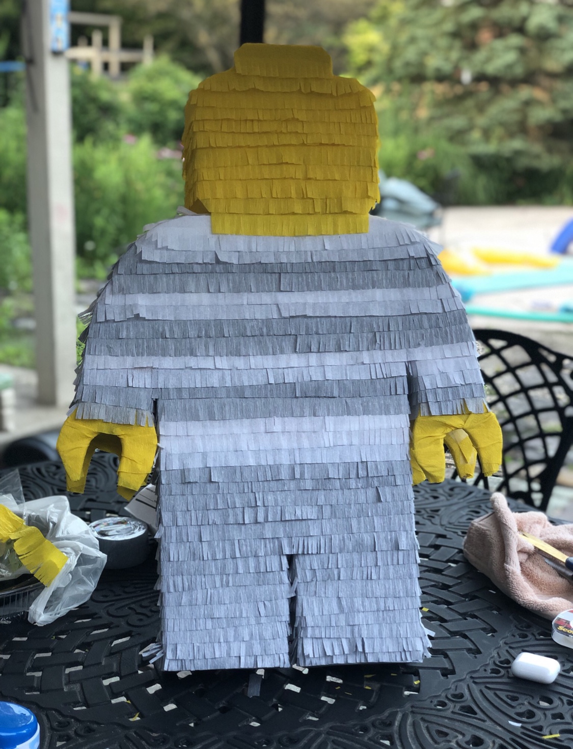 How to Make a LEGO Minifigure Piñata - jolenehalas.com